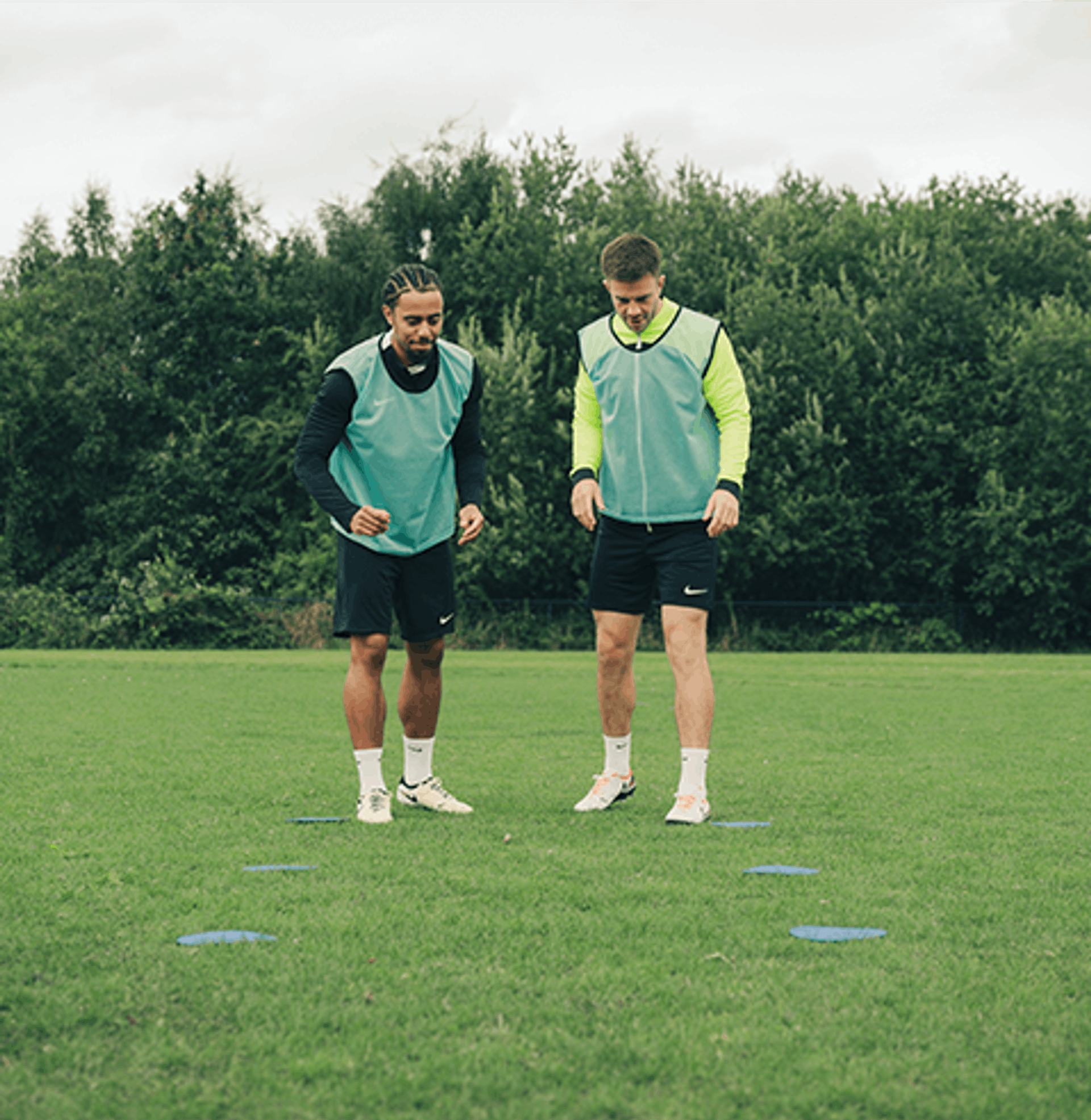 Nike Sports Clothing | Football Kits & Sportswear | Kitlocker