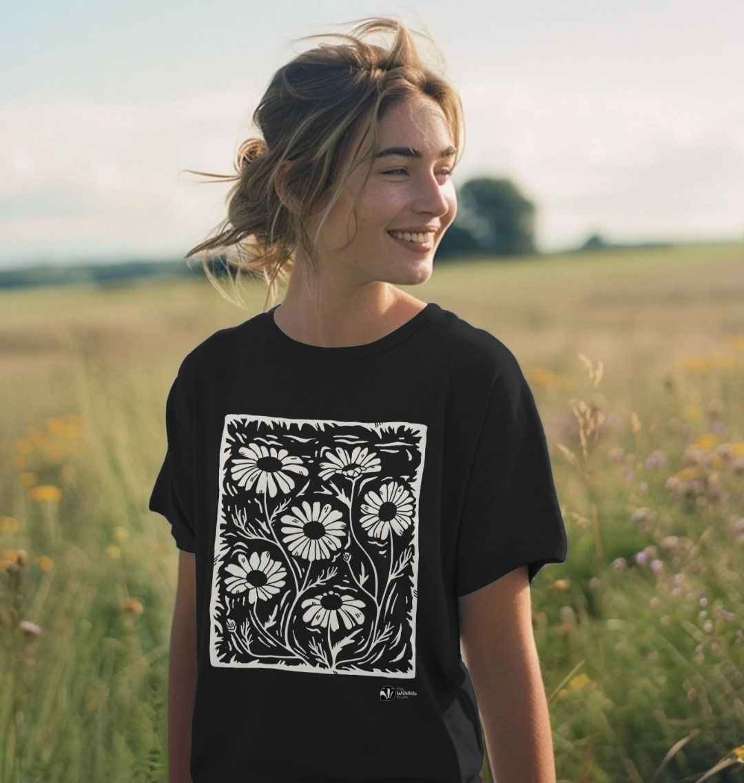 Women's Daisy Oversized T-shirt | The Wildlife Trusts Shop