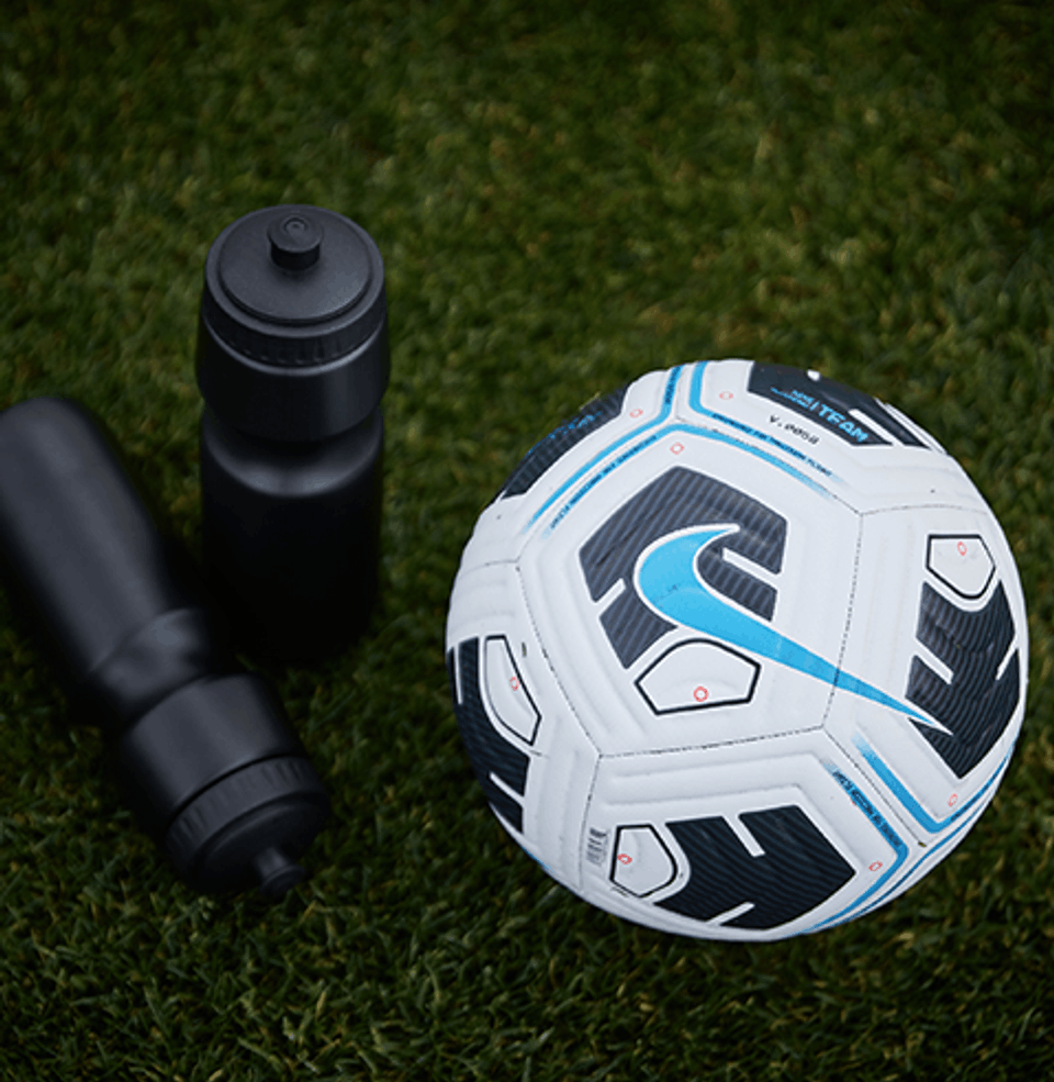 Nike Sports Clothing | Football Kits & Sportswear | Kitlocker